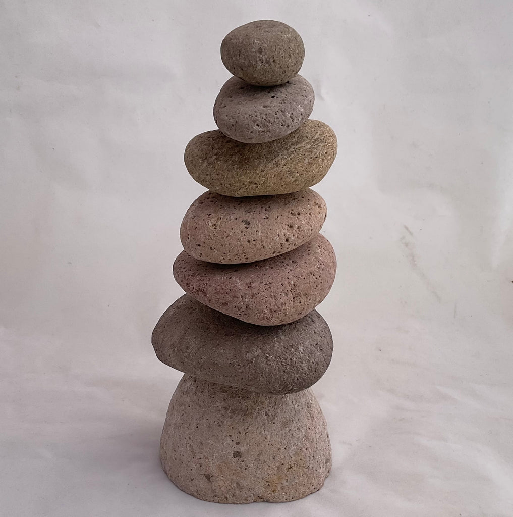 Stone cairns 7 stones – Paysverco
